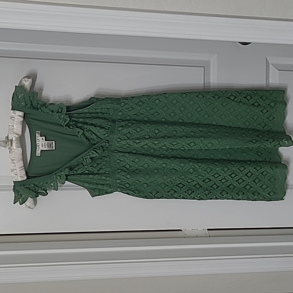 Studio M | Dresses | Studio M Green Lace Petite Dress | Poshmark